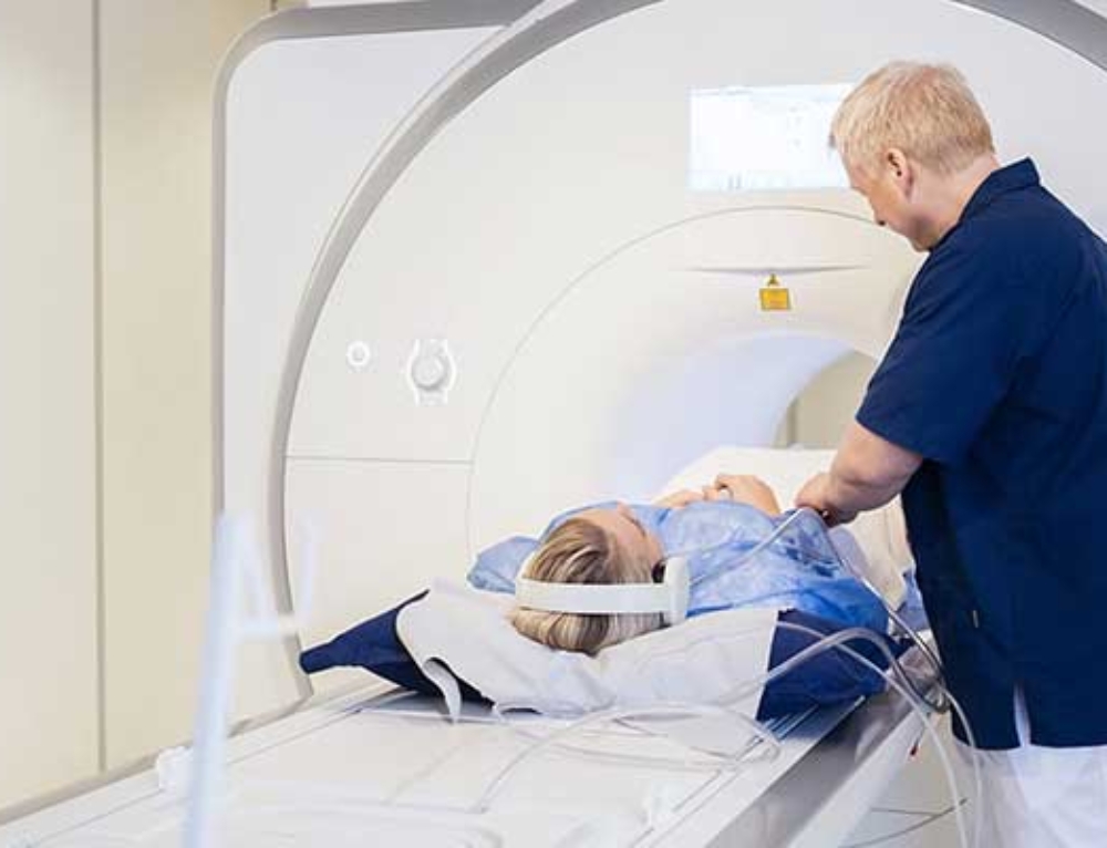 How to Become an MRI Technologist – Salary, Training